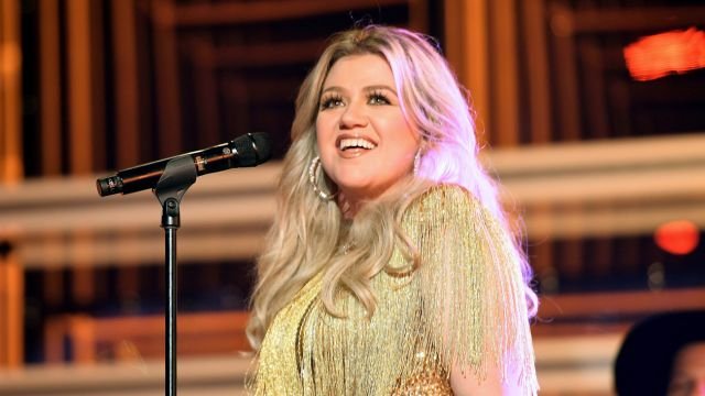 Kelly Clarkson - latest news, songs, photos and videos - Smooth Radio